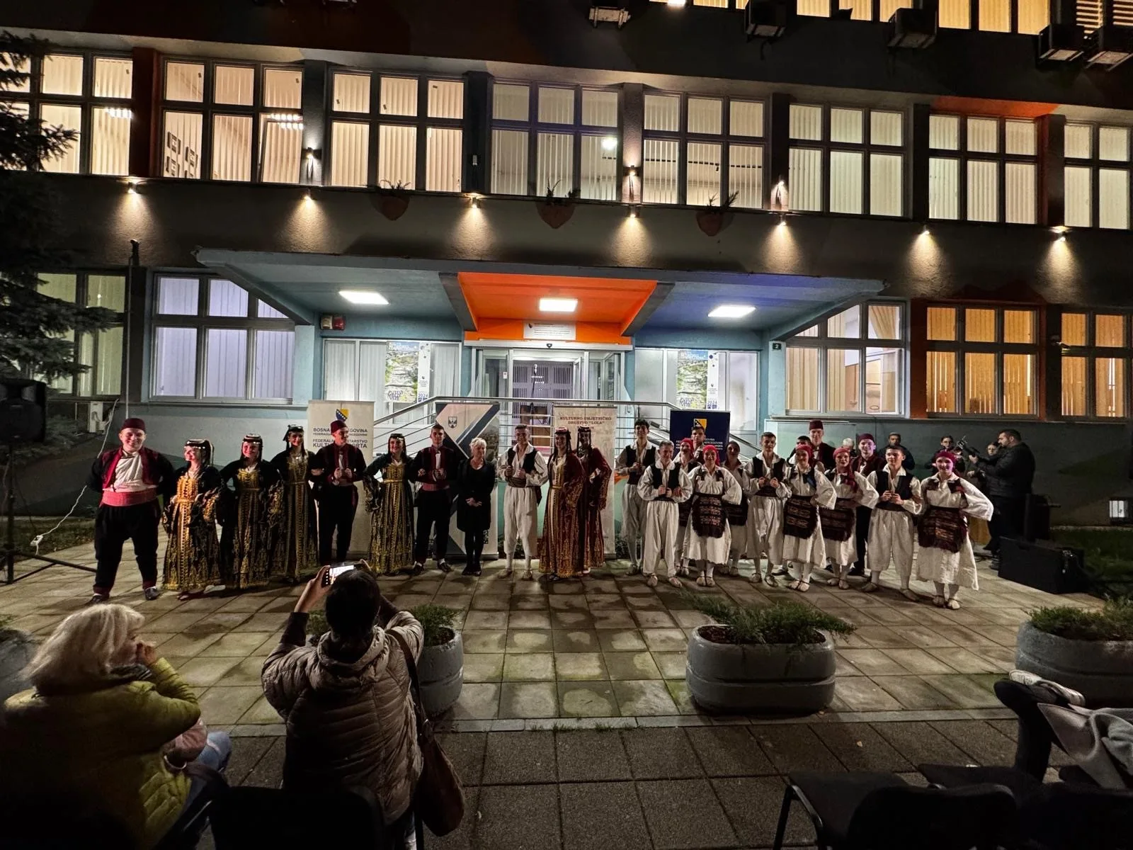 Tradicija i običaji na Šetnici kulture: KUD „Lola“ privukao veliki broj ...